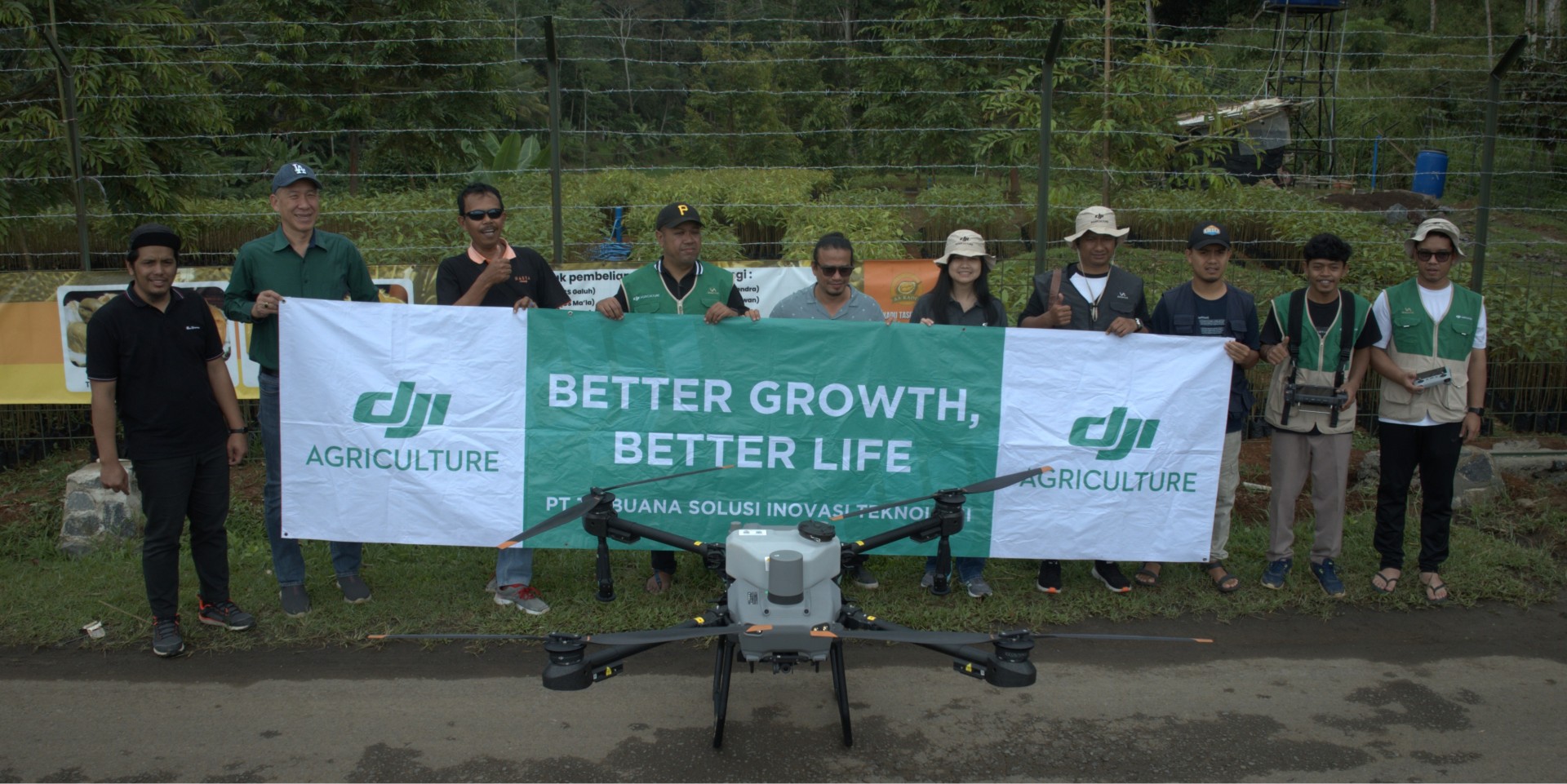 TSIT Hadirkan DJI Agras T25 di Kebun Durian AA Kadu